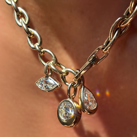 AMANDA PEARL: revolutionary pricing on sustainable luxury accessories