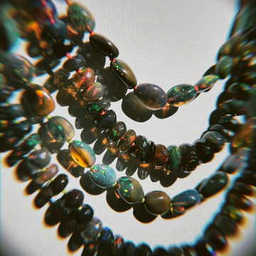 AMANDA PEARL: revolutionary pricing on sustainable luxury accessories