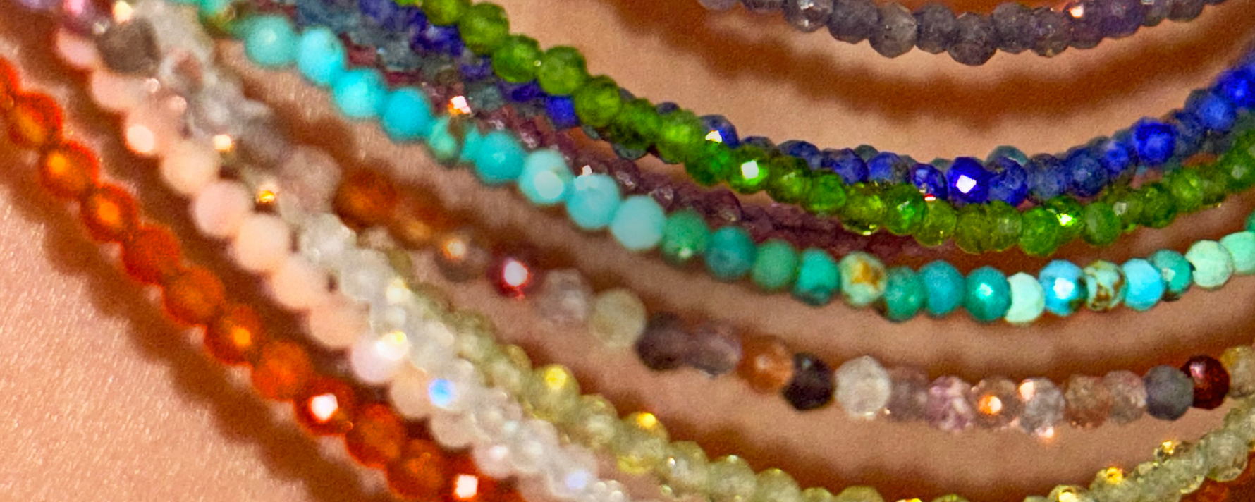 AMANDA PEARL: revolutionary pricing on sustainable luxury accessories