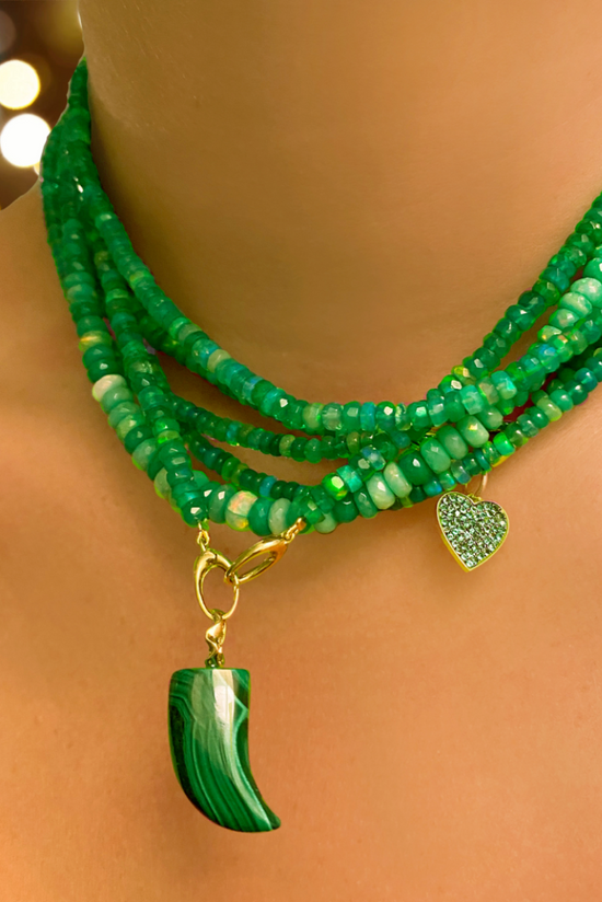 AMANDA PEARL: revolutionary pricing on sustainable luxury accessories