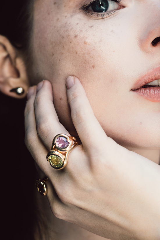 AMANDA PEARL: revolutionary pricing on sustainable luxury accessories