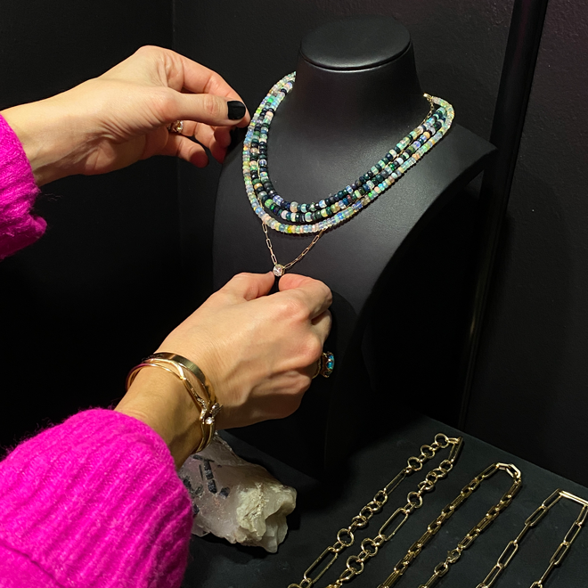 AMANDA PEARL: revolutionary pricing on sustainable luxury accessories