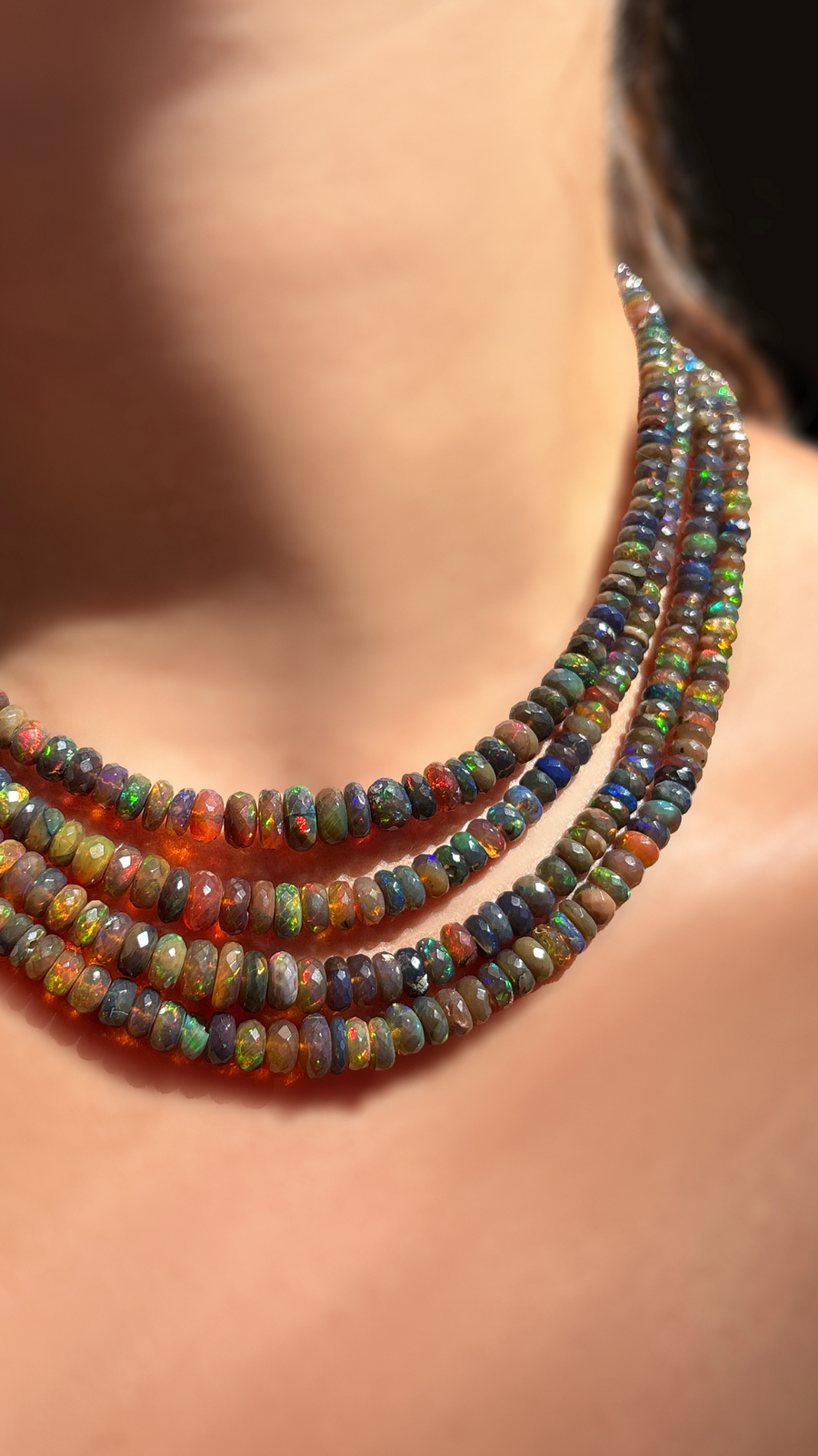 AMANDA PEARL: revolutionary pricing on sustainable fine jewelry.