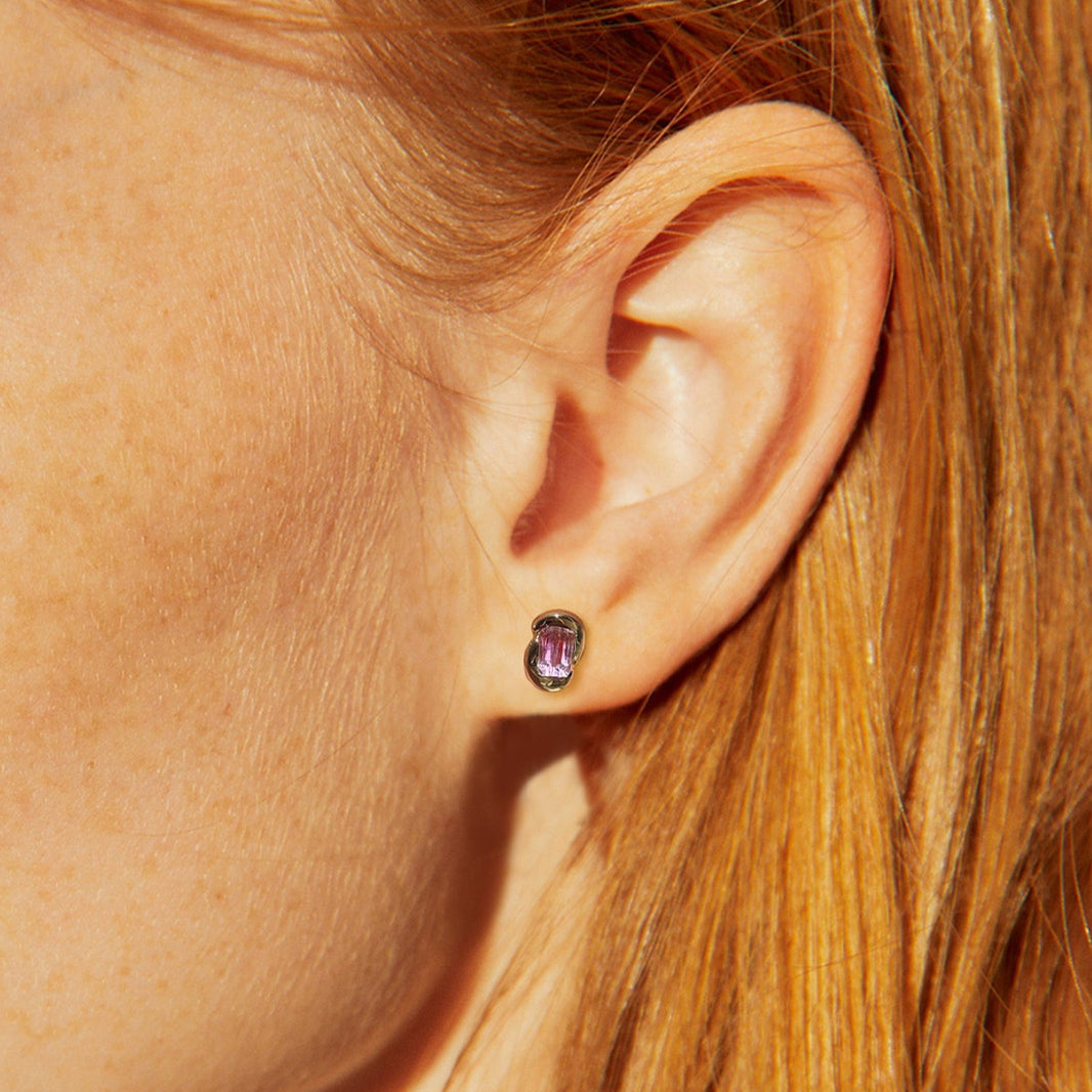Ear Game – AMANDA PEARL