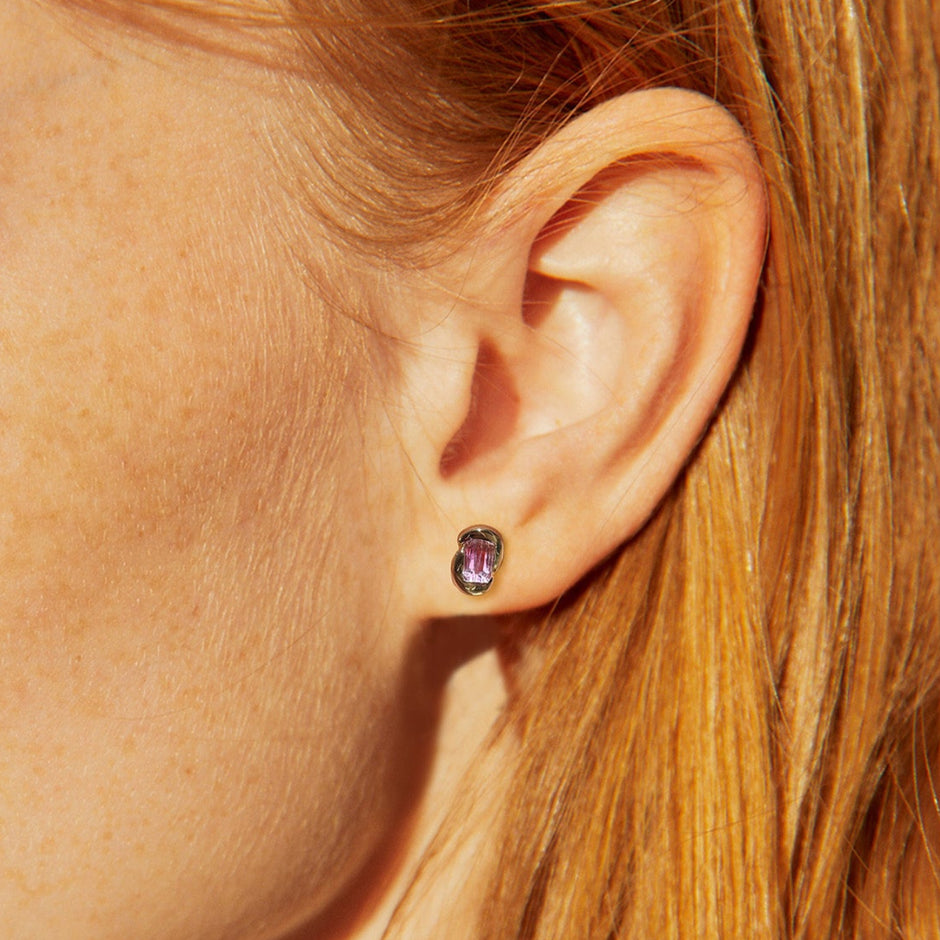 Ear Game – AMANDA PEARL