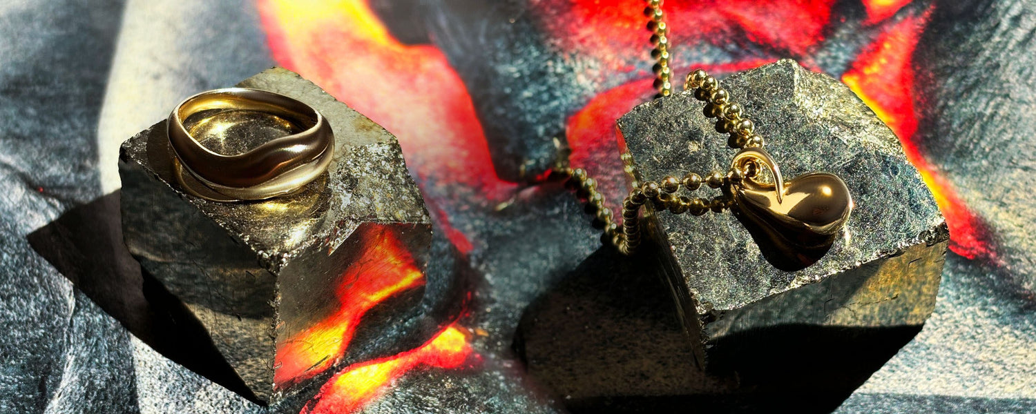 AMANDA PEARL: revolutionary pricing on sustainable luxury accessories